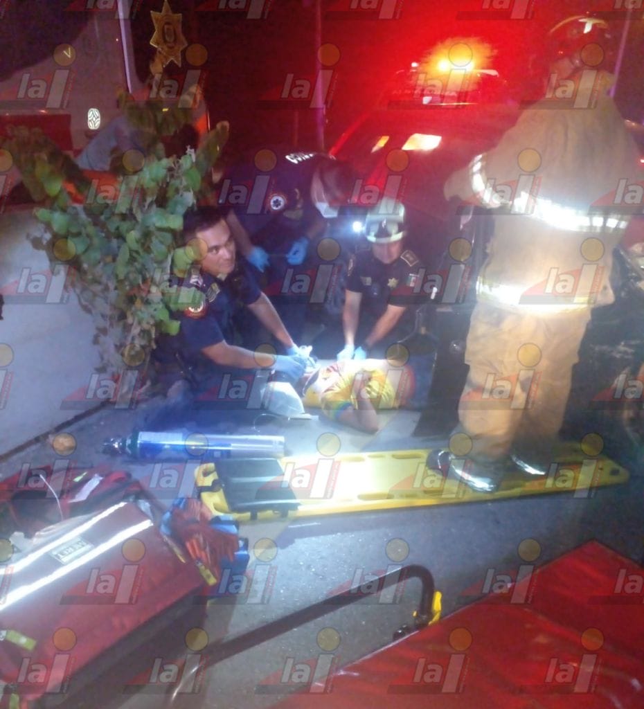 Choque Entre Auto Y Tráiler Deja A Mujer Con Lesiones Graves En La
