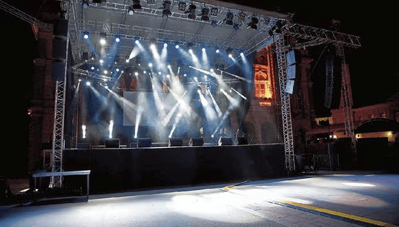 A la hora de montar un escenario, ¿Quién es el encargado?