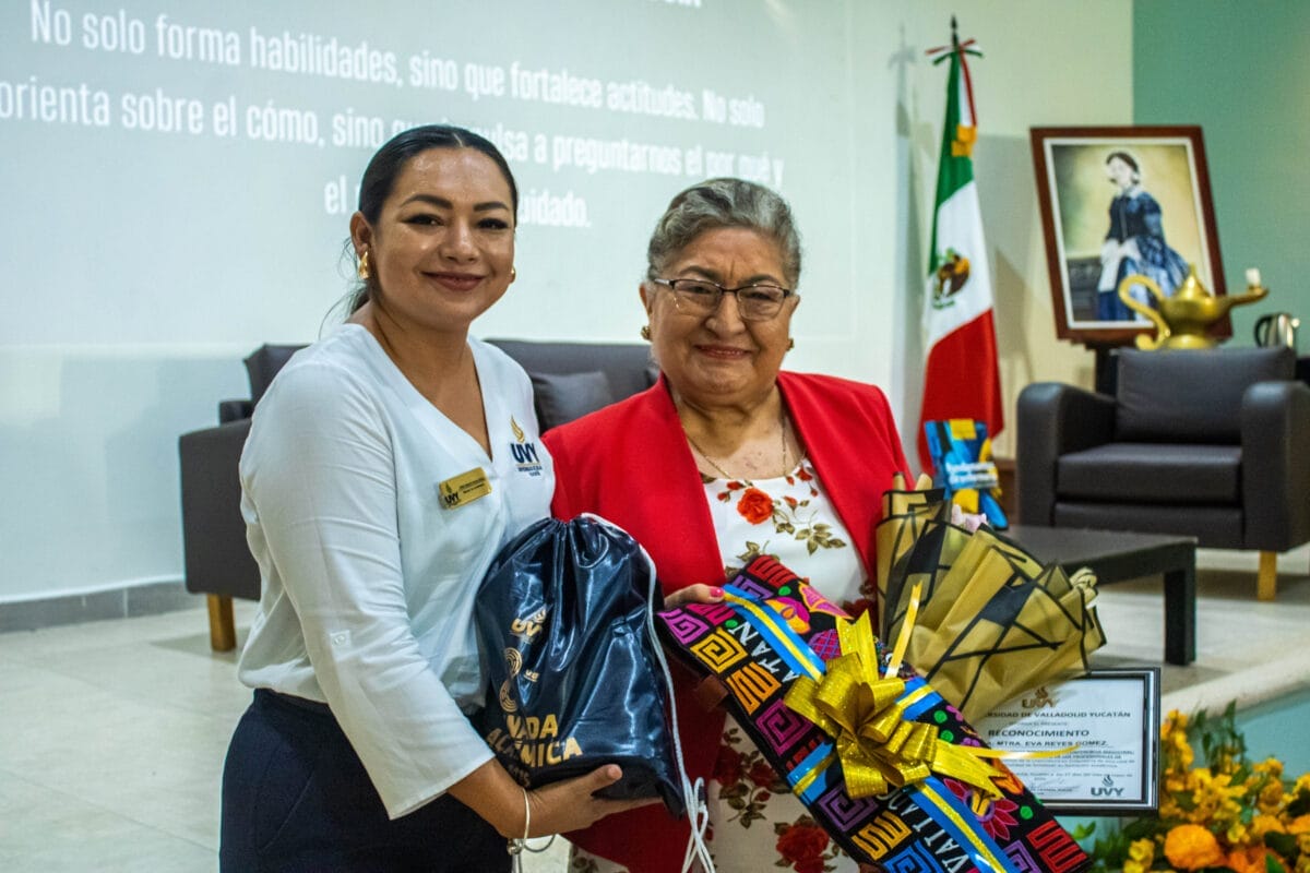 Universidad de Valladolid Yucatán recibe a la Mtra. Eva Reyes Gómez con ...